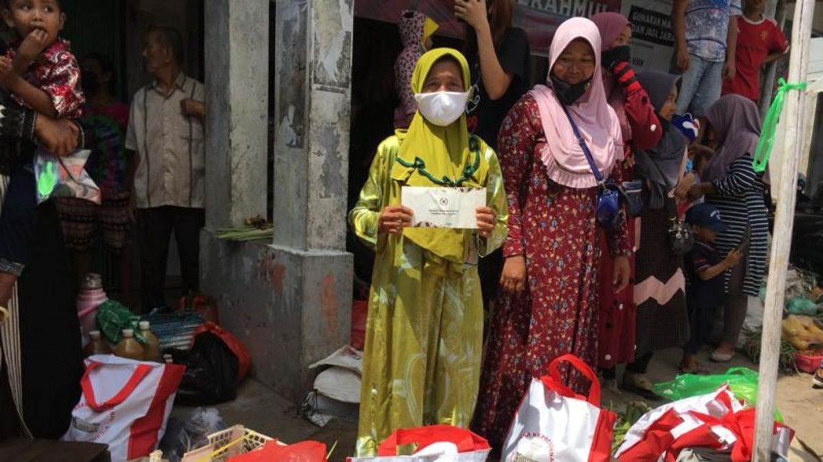 Nasional Tangis Bahagia Pedagang Saat Kedatangan Jokowi Di Kampung